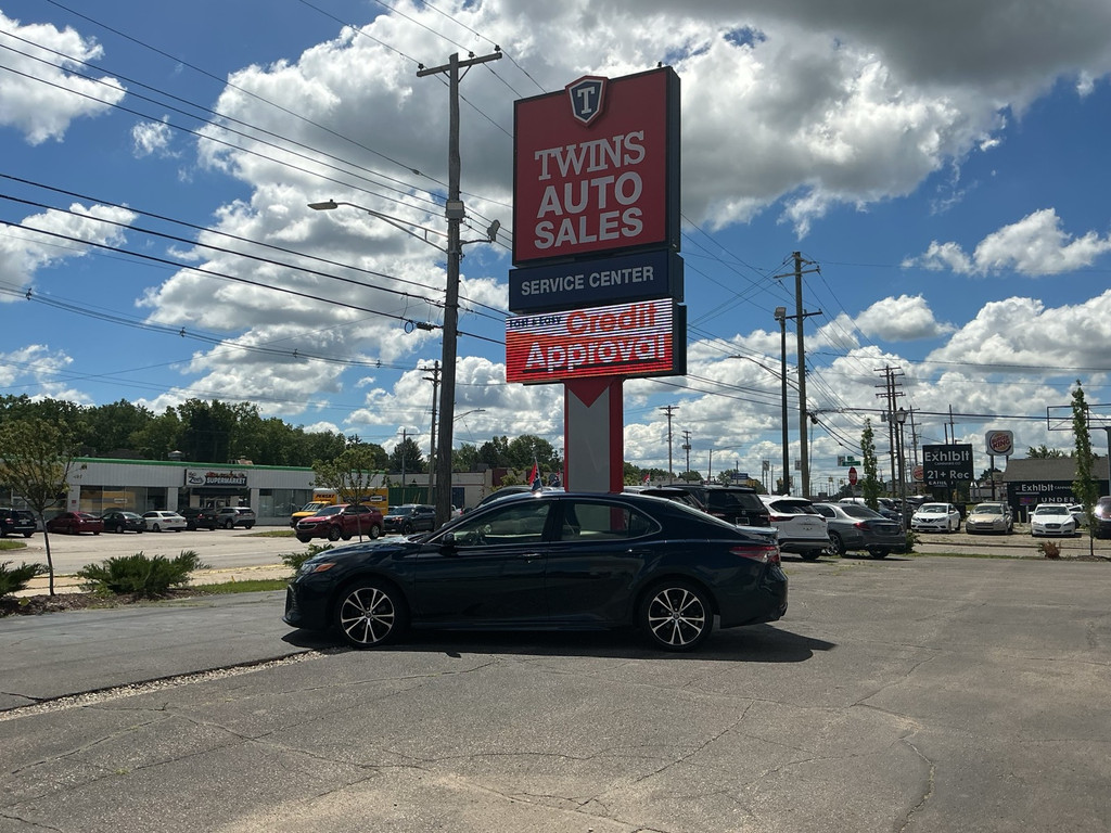 2018 TOYOTA CAMRY for Sale in LANSING, MI | TWINS AUTO SALES | LANSING